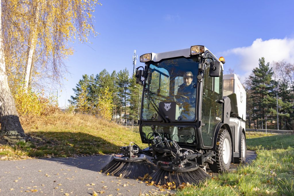 MULTEVO LAUNCH NEW MULTI-PURPOSE STREET SWEEPER - Landscape and Amenity Product Update Blog